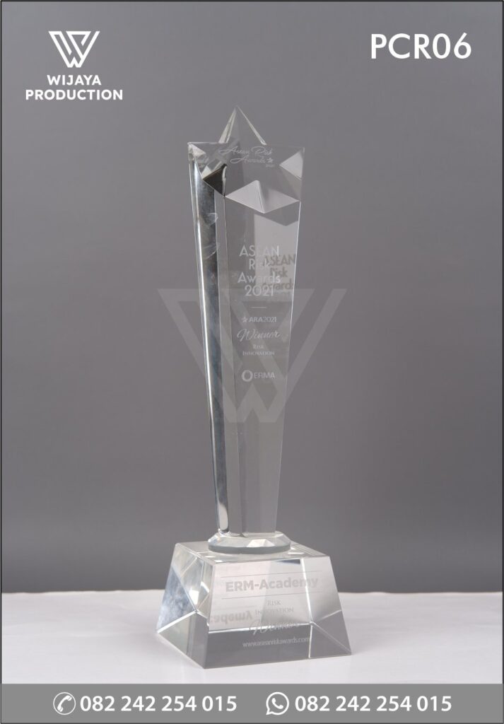 PCR06 Plakat Kristal Asean Risk Awards • bikinplakatmurah.com